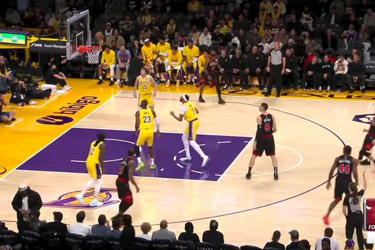 Analyst Says Lakers Are Weighing 3 Options Before Trade Deadline - Blog ...